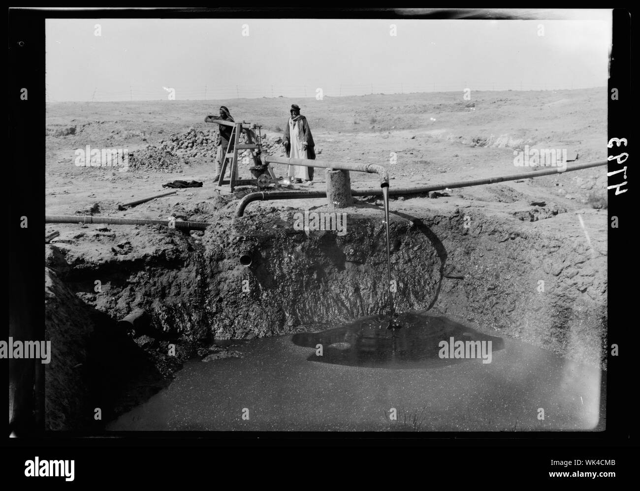 Bitumen iraq hi-res stock photography and images - Alamy