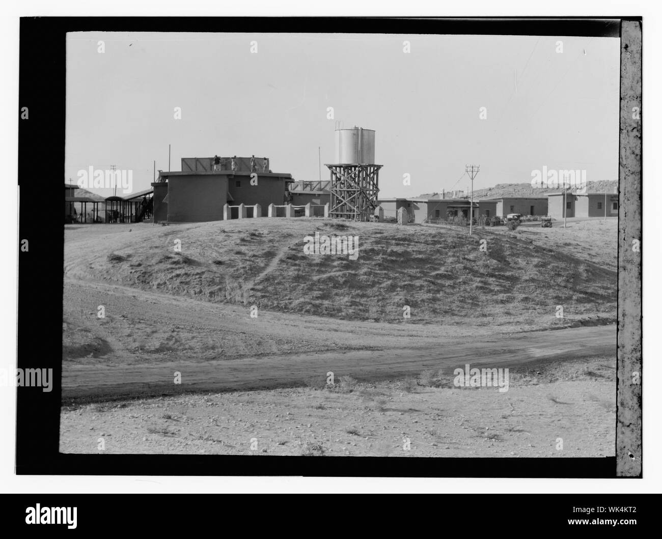 Iraq, oil fields, water tower Stock Photo - Alamy