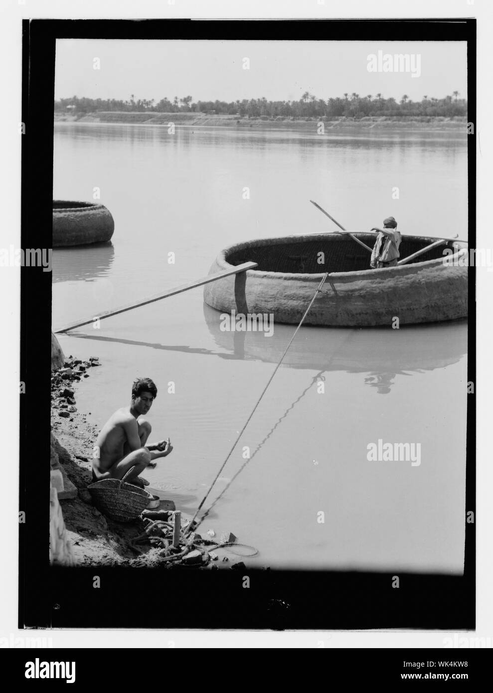 Middle boat Black and White Stock Photos & Images - Alamy