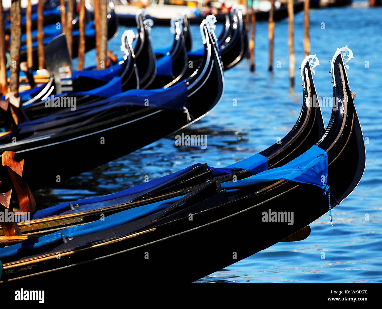 Row gondola hi-res stock photography and images - Alamy