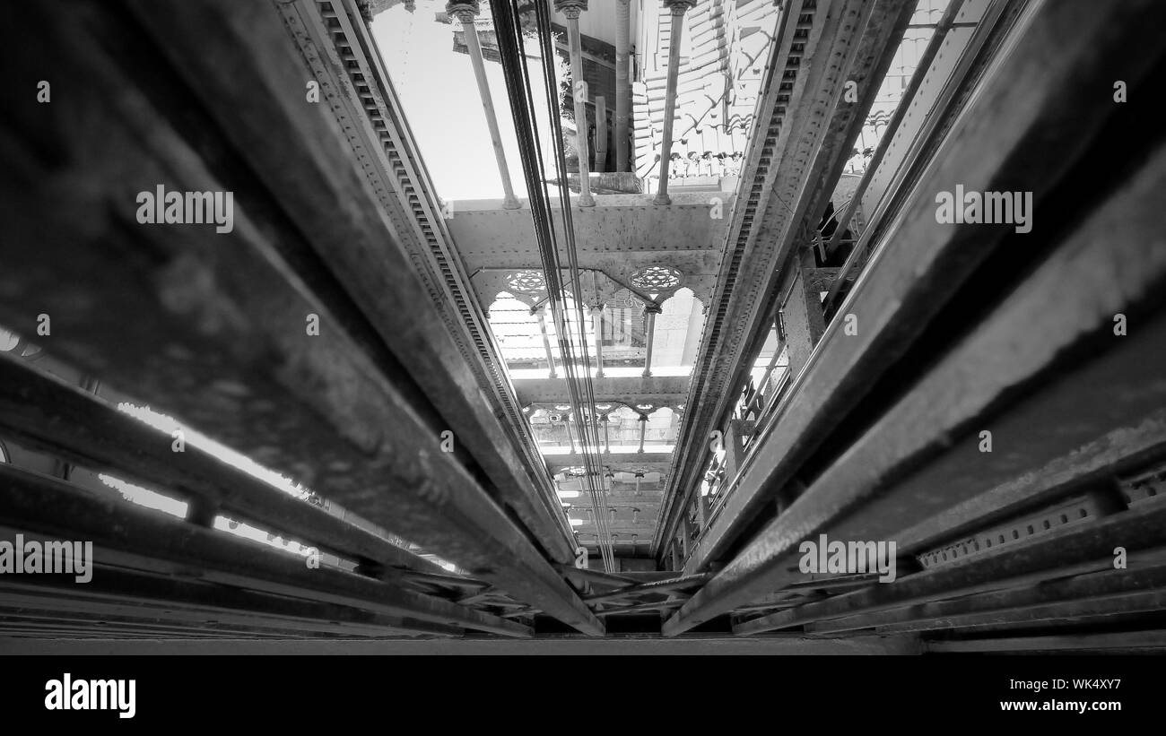 Elevator_shaft hi-res stock photography and images - Alamy