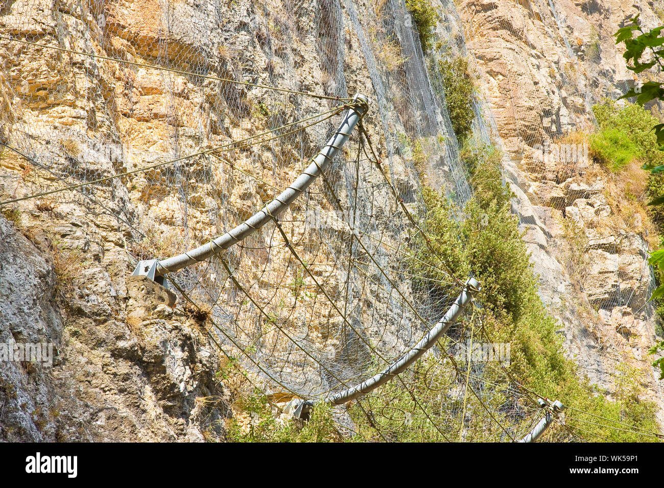Rockslide wire hi-res stock photography and images - Alamy