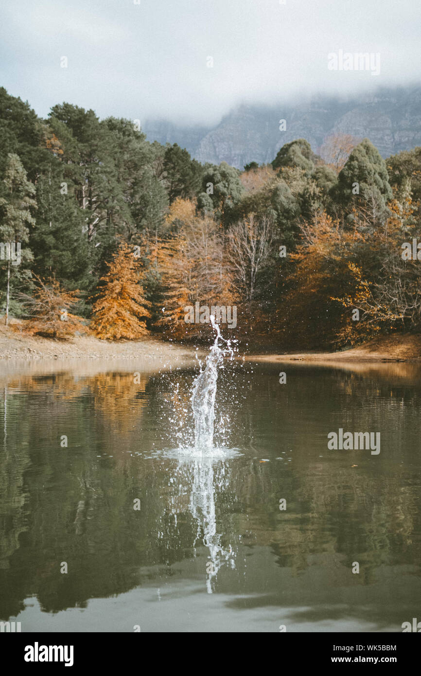 Stone water splash hi-res stock photography and images - Alamy