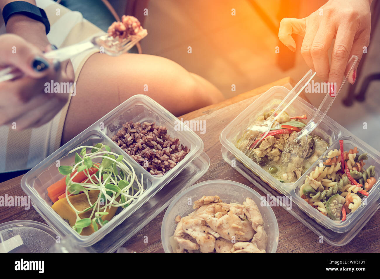 People eating meat hi-res stock photography and images - Alamy