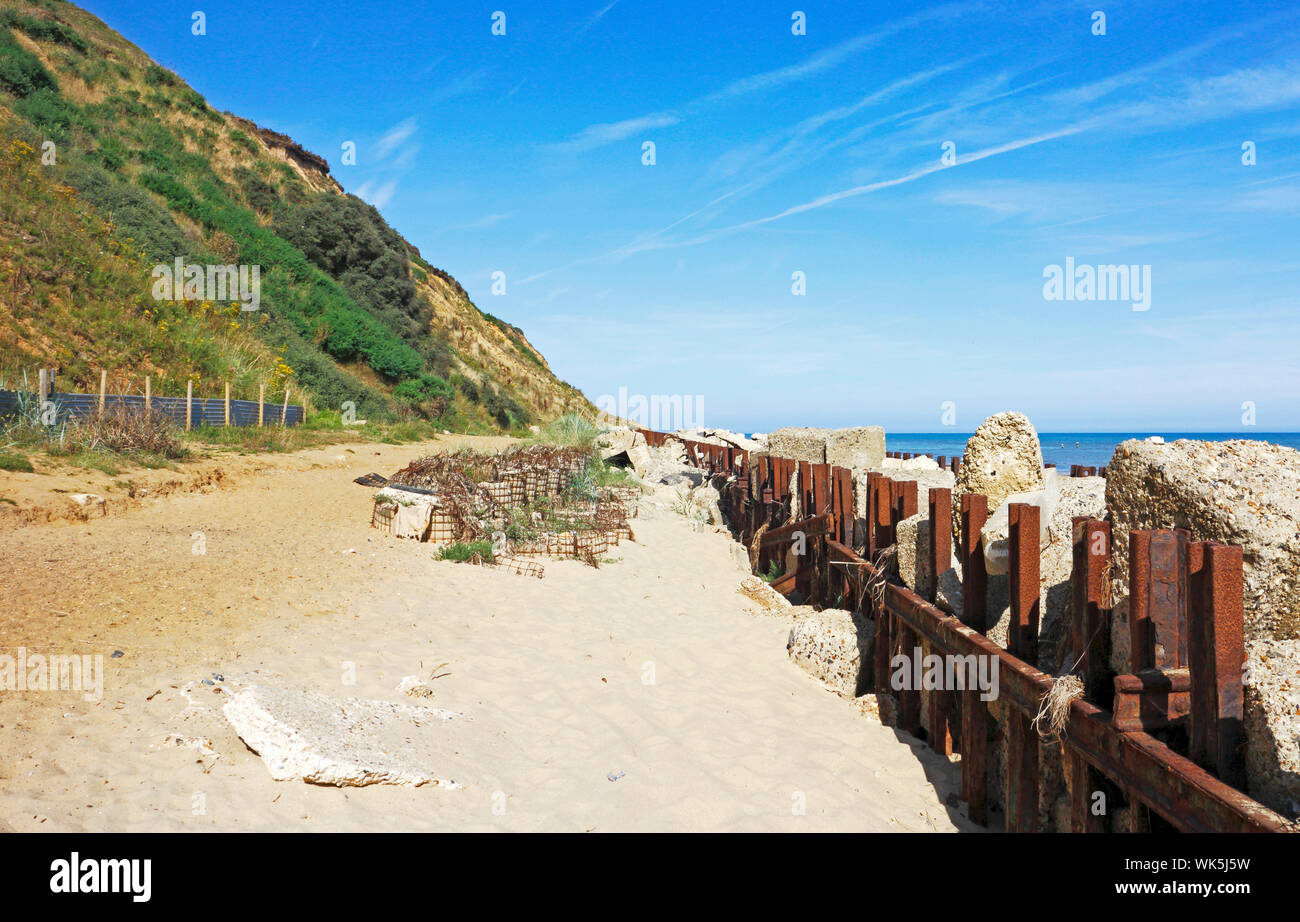 Mundesley cliff hi-res stock photography and images - Alamy