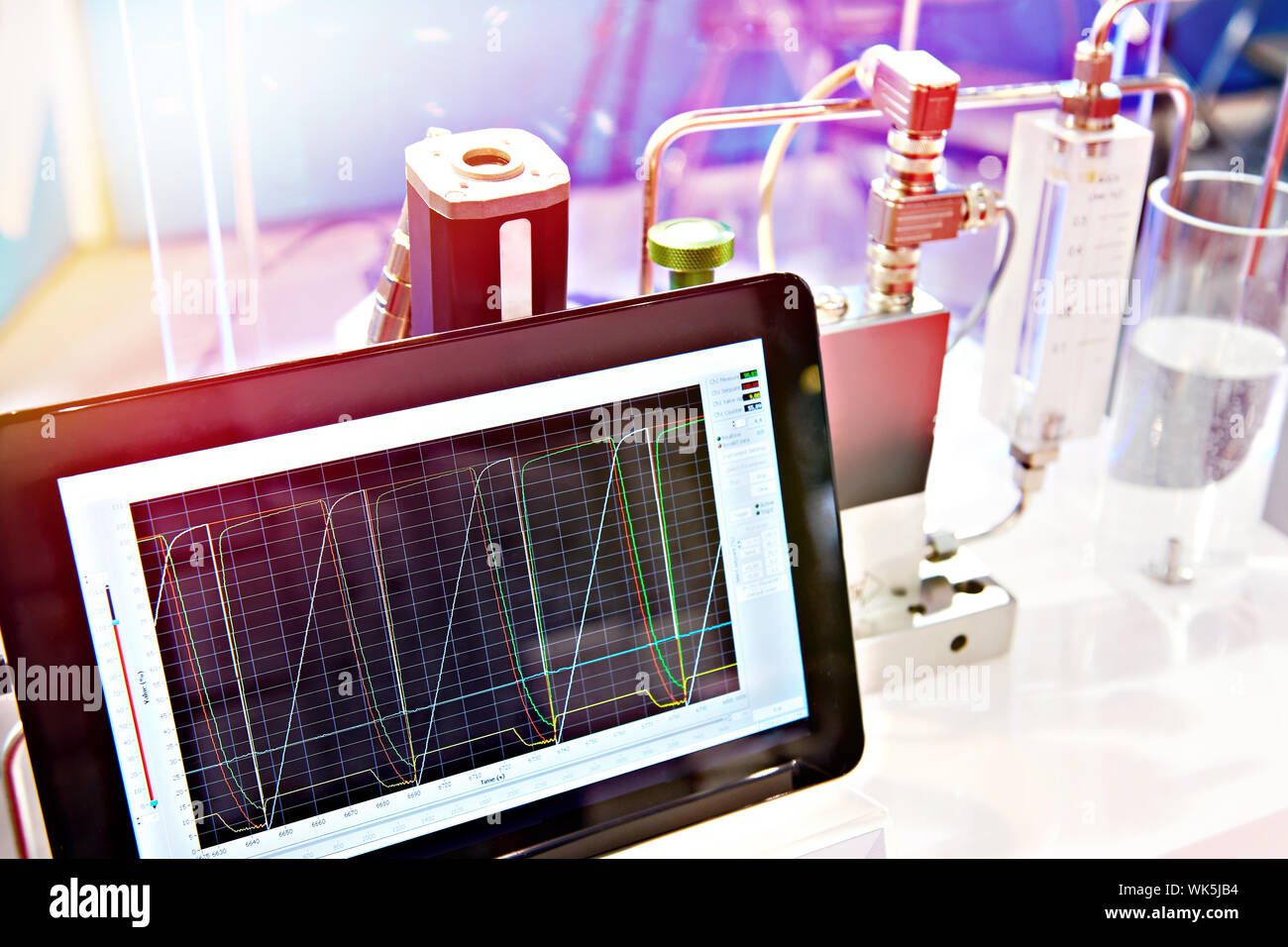 Tablet station hi-res stock photography and images - Alamy