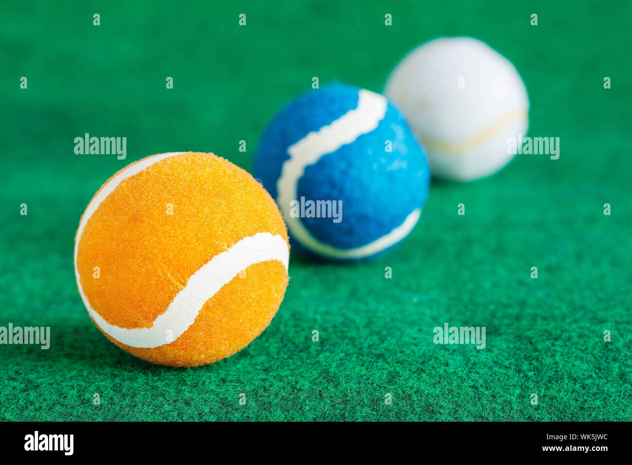 Blue and yellow still life hi-res stock photography and images - Alamy