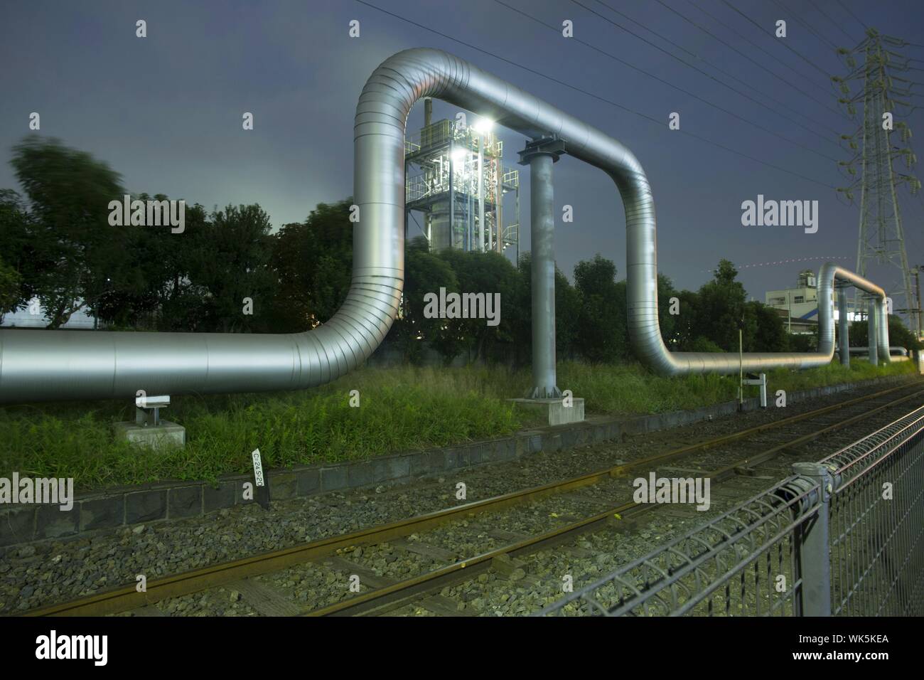 Steel pylon hi-res stock photography and images - Alamy