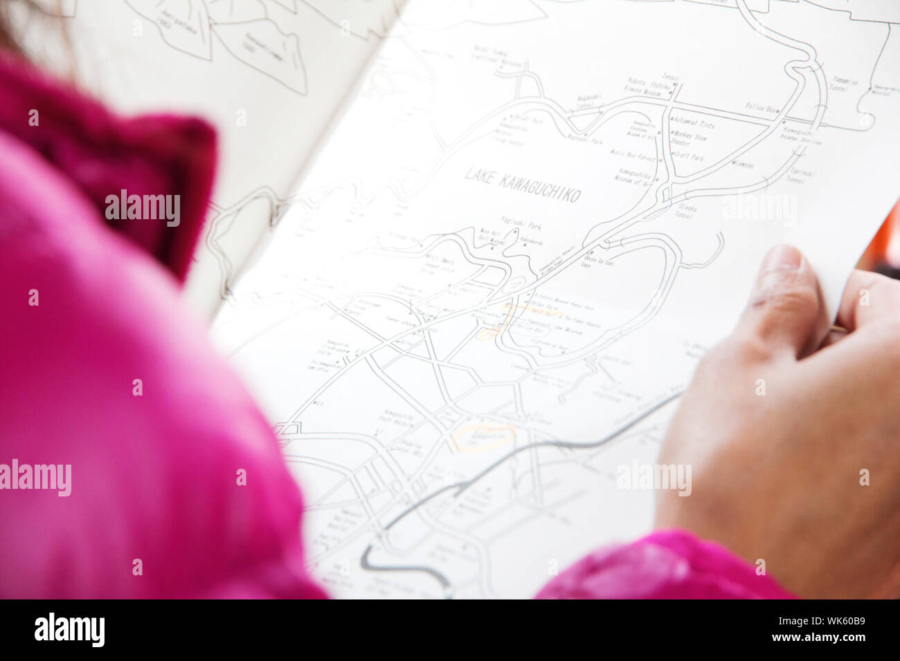 Student looking at map hi-res stock photography and images - Alamy