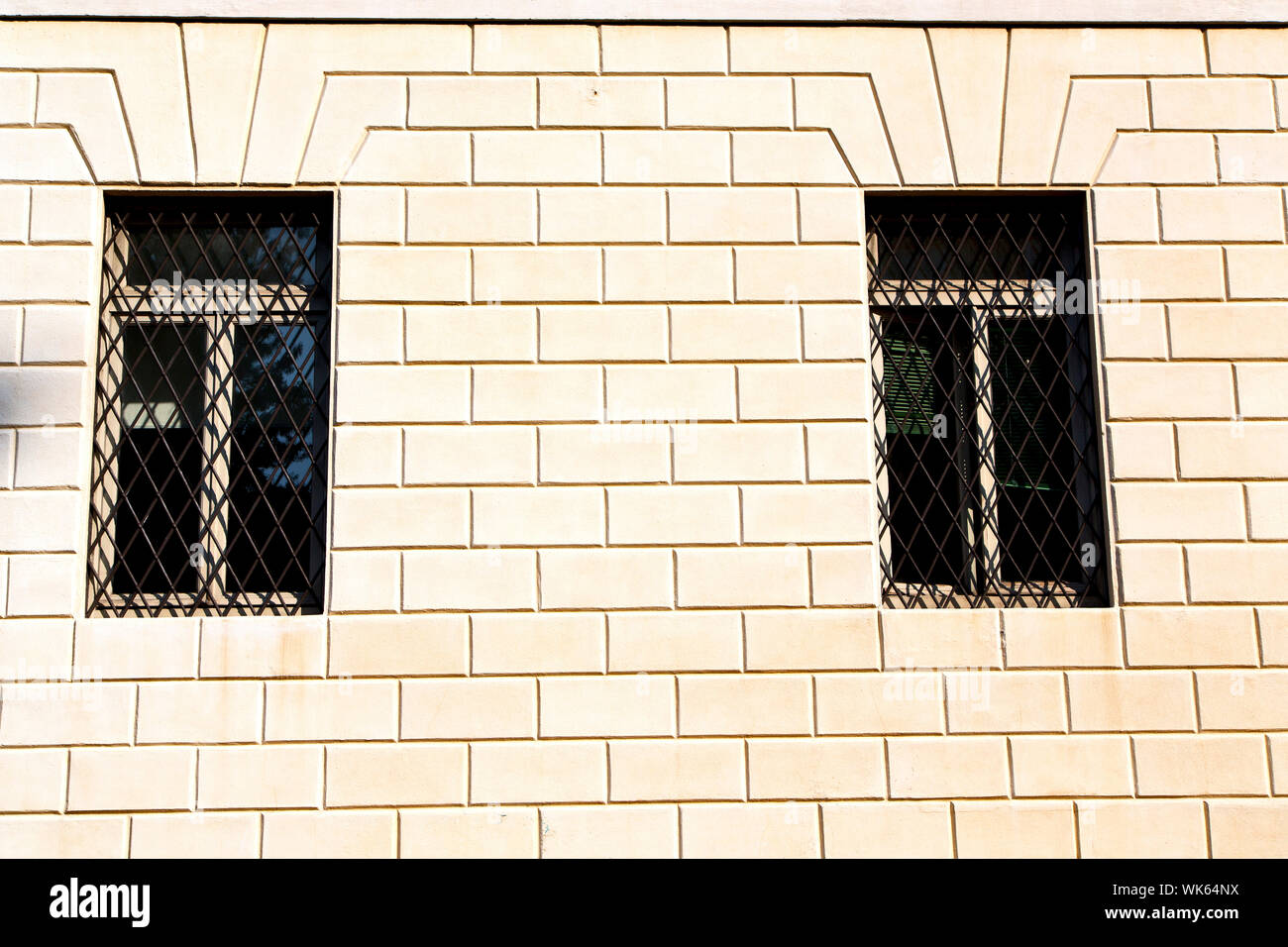 Security windows hi-res stock photography and images - Alamy