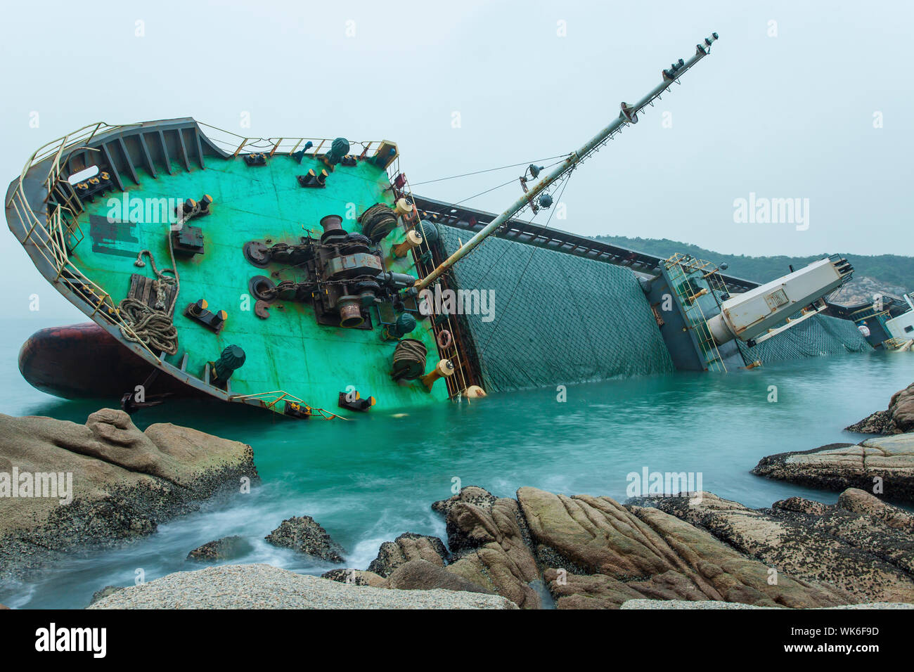 Sunken shipwreck rotting hull hi-res stock photography and images - Alamy