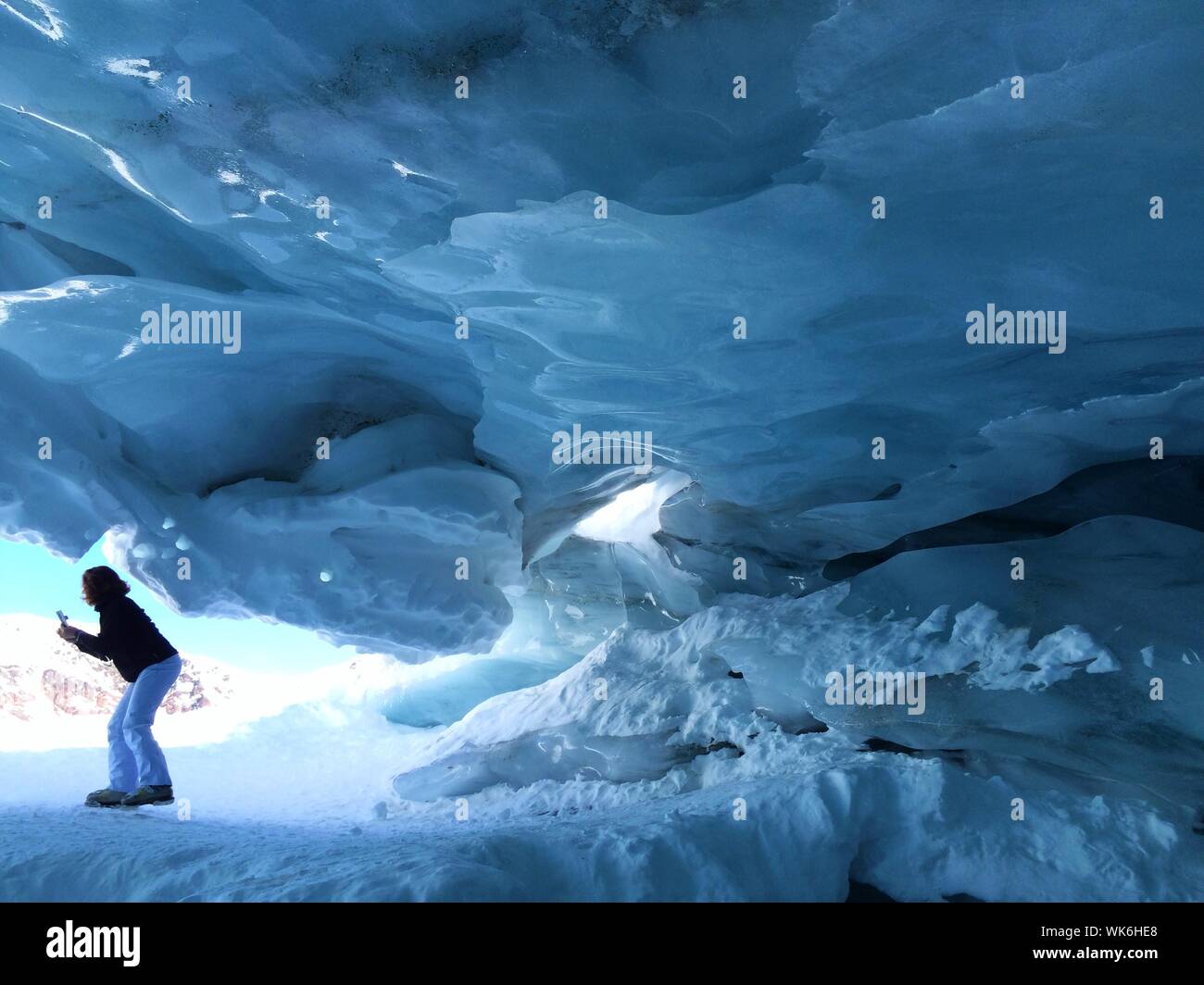 White ice formation hi-res stock photography and images - Alamy