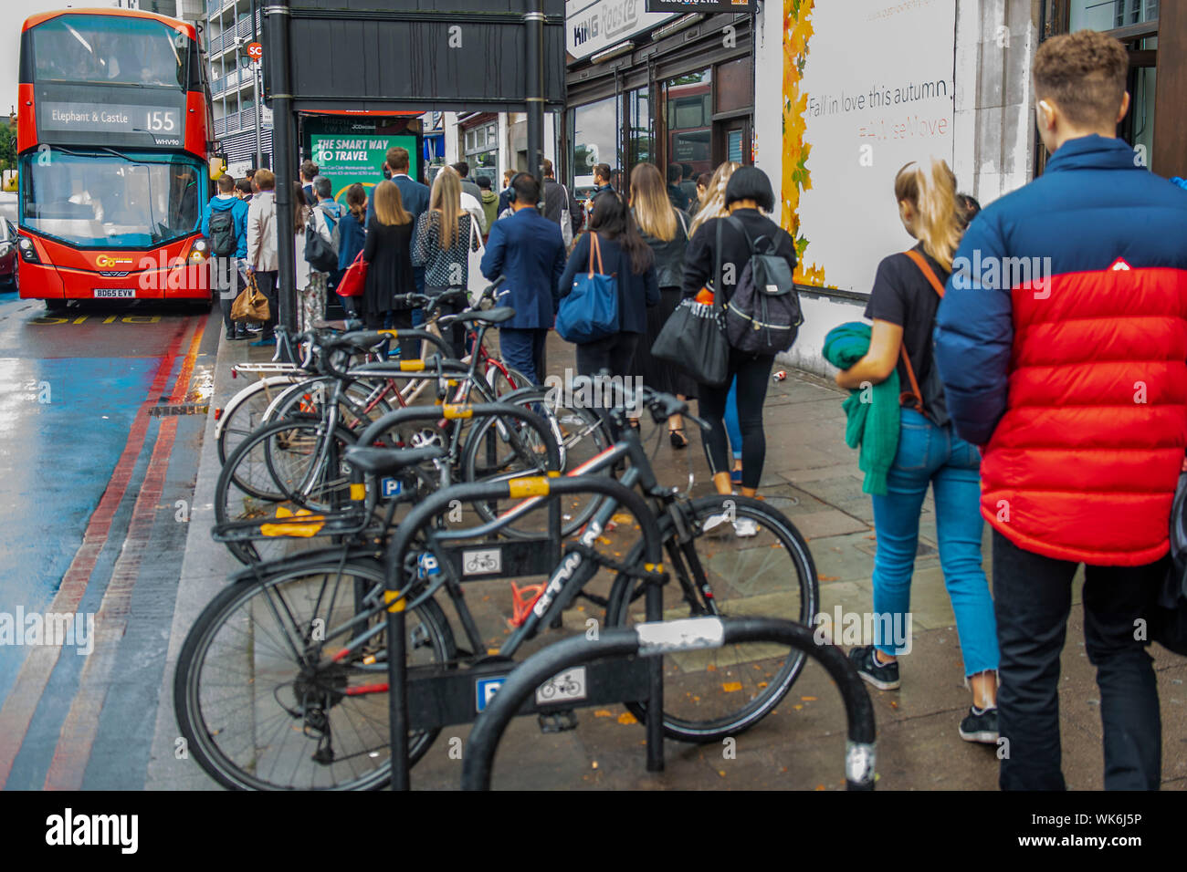 Tfl staff help hi-res stock photography and images - Alamy