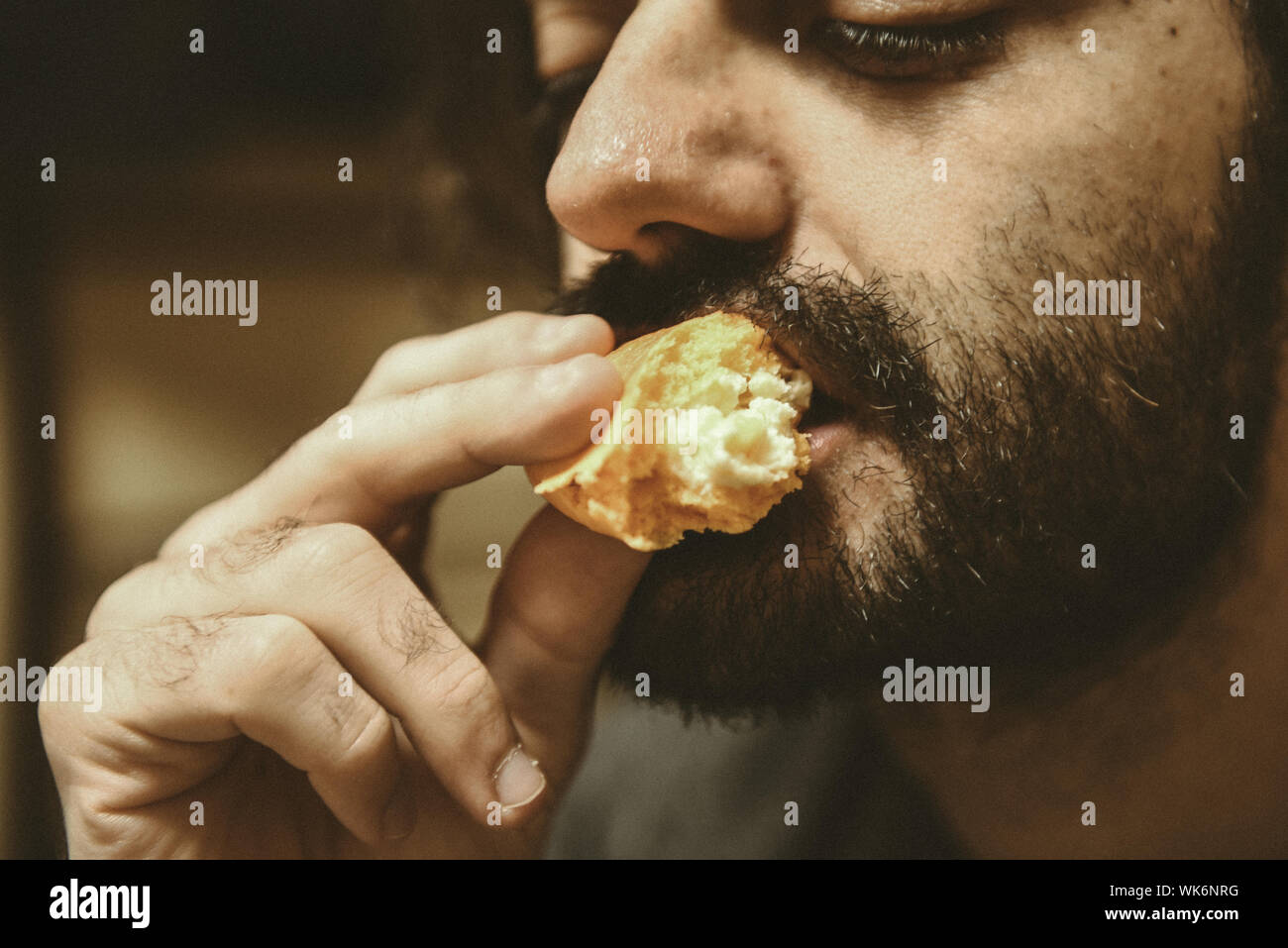 Man eating cake face hi-res stock photography and images - Alamy
