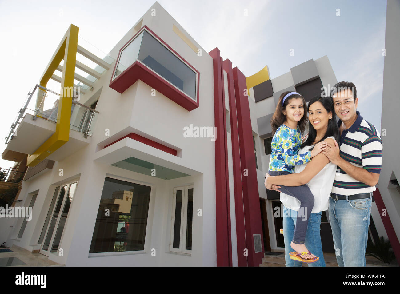 Family on front row hi-res stock photography and images - Alamy