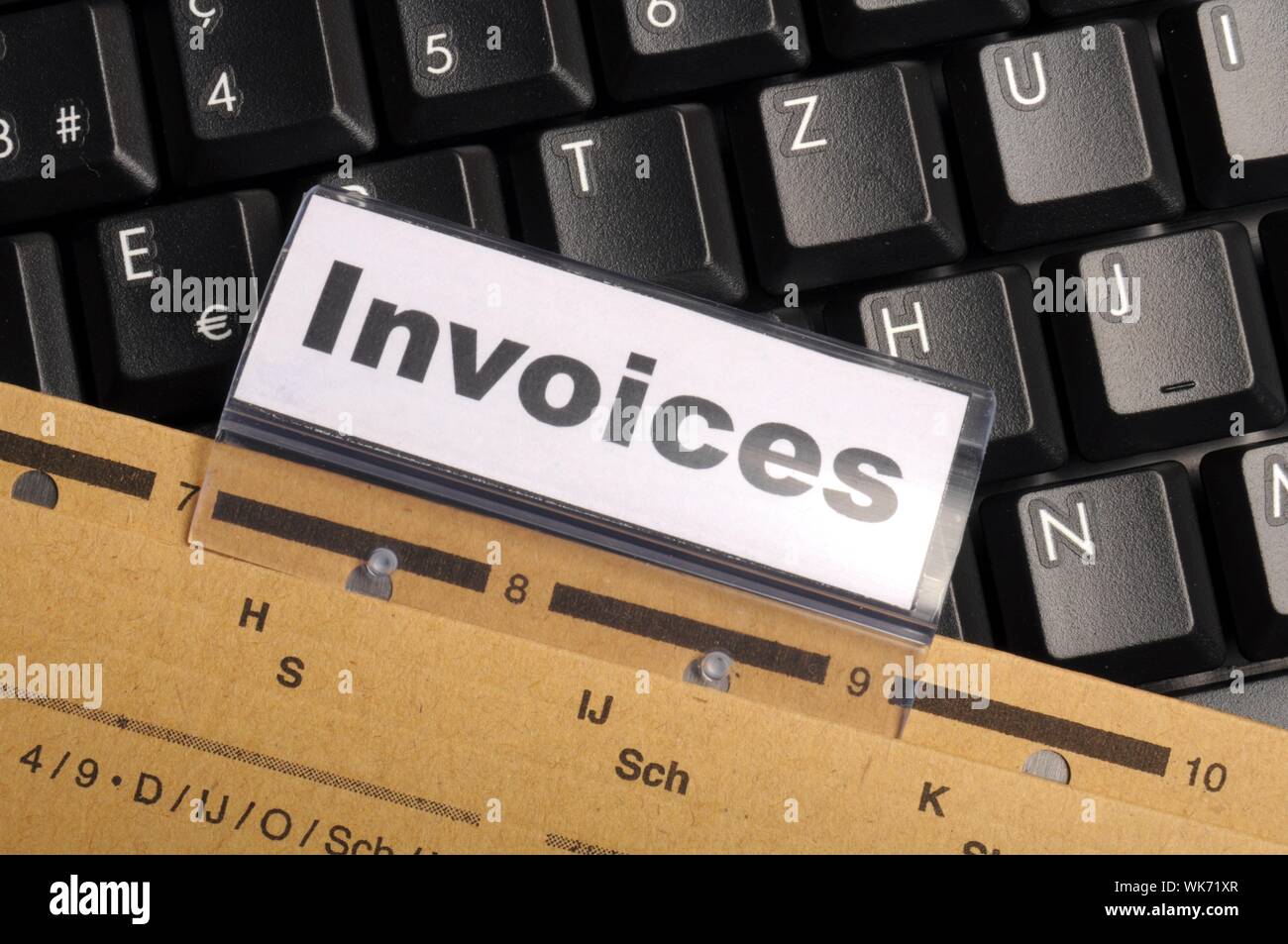 Invoices folder hi-res stock photography and images - Alamy