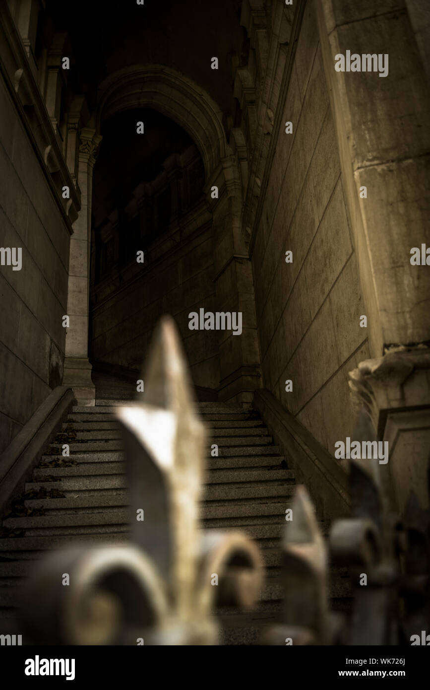 Spiky building hi-res stock photography and images - Alamy