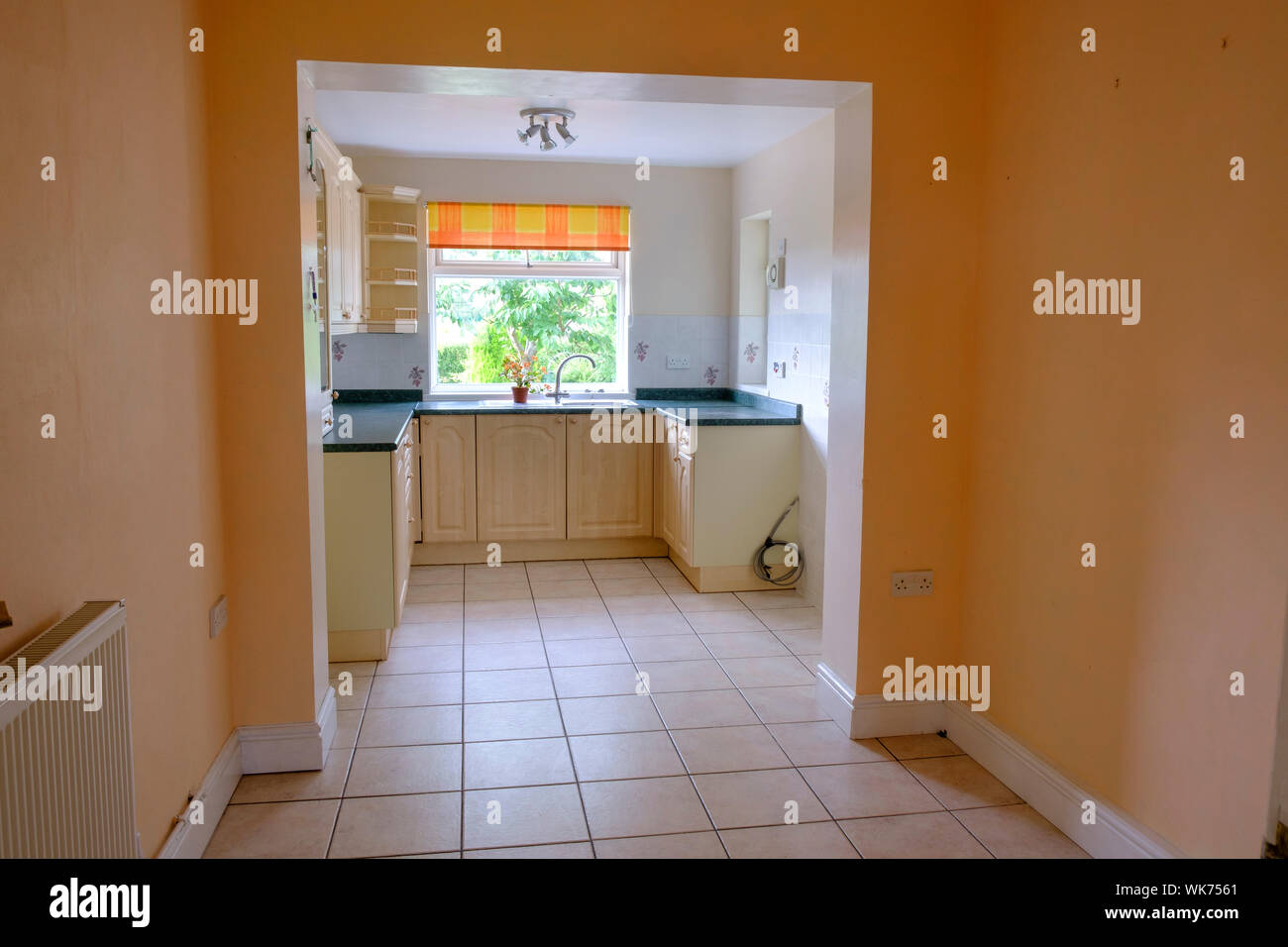 Empty units hi-res stock photography and images - Alamy