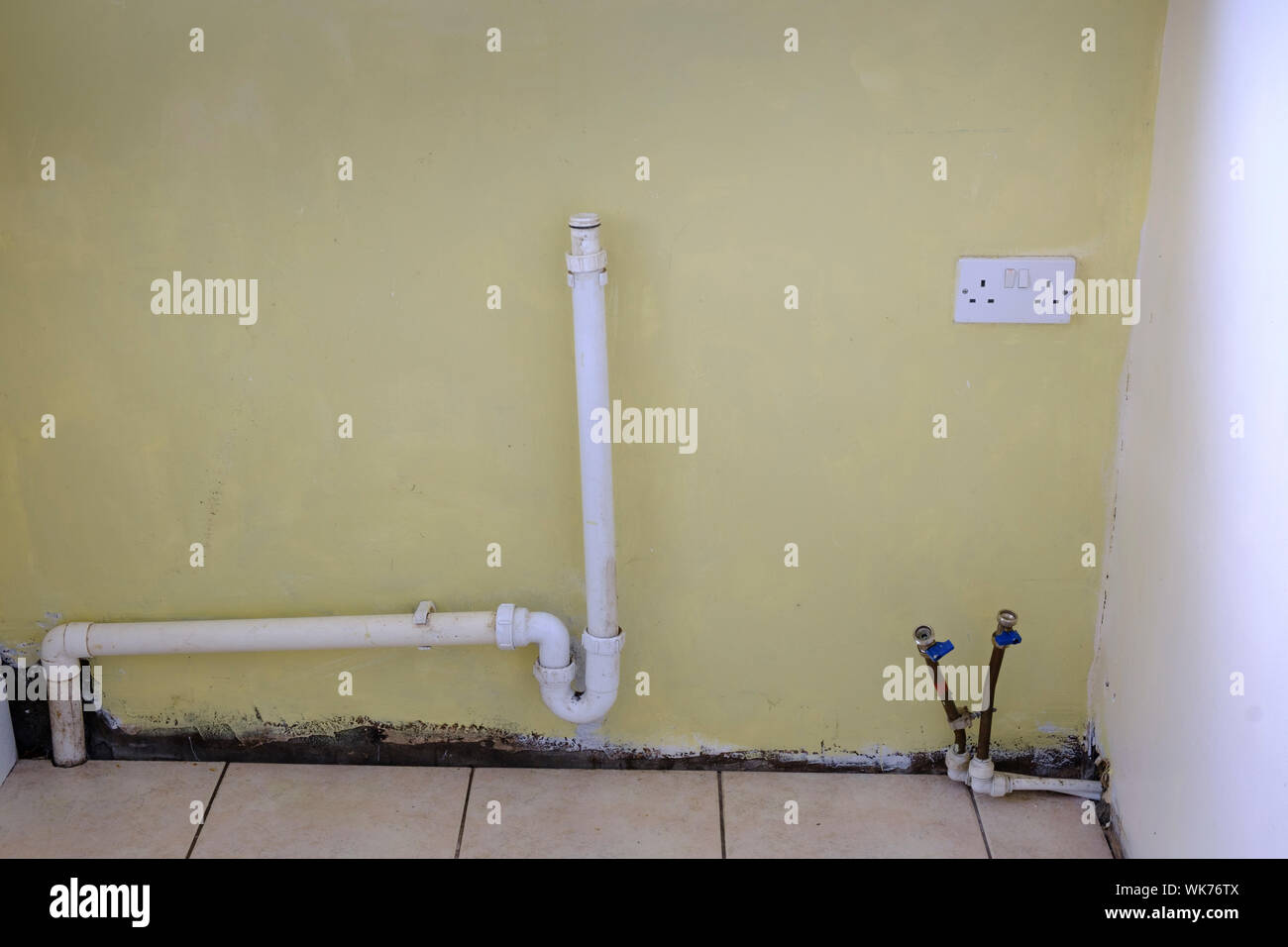 Empty pipes hi-res stock photography and images - Alamy