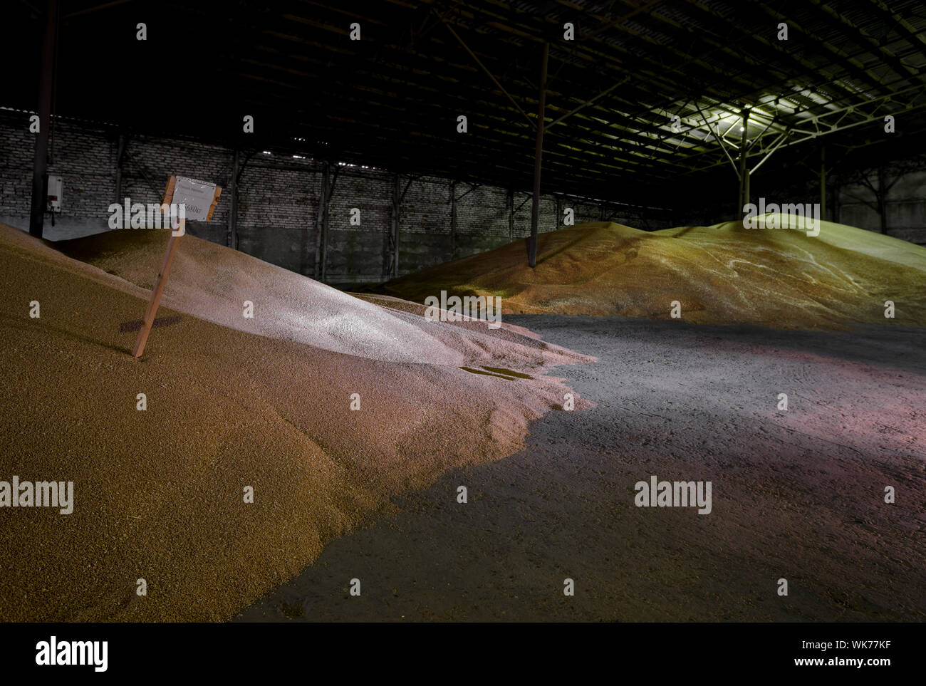 Wheat barn hi-res stock photography and images - Alamy