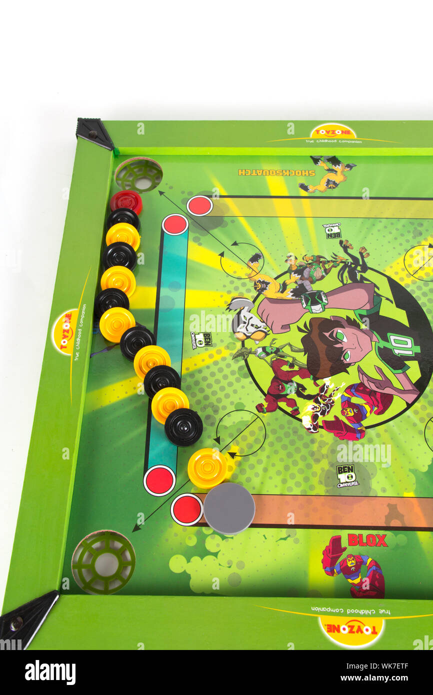 Carom board with carom pieces Stock Photo - Alamy