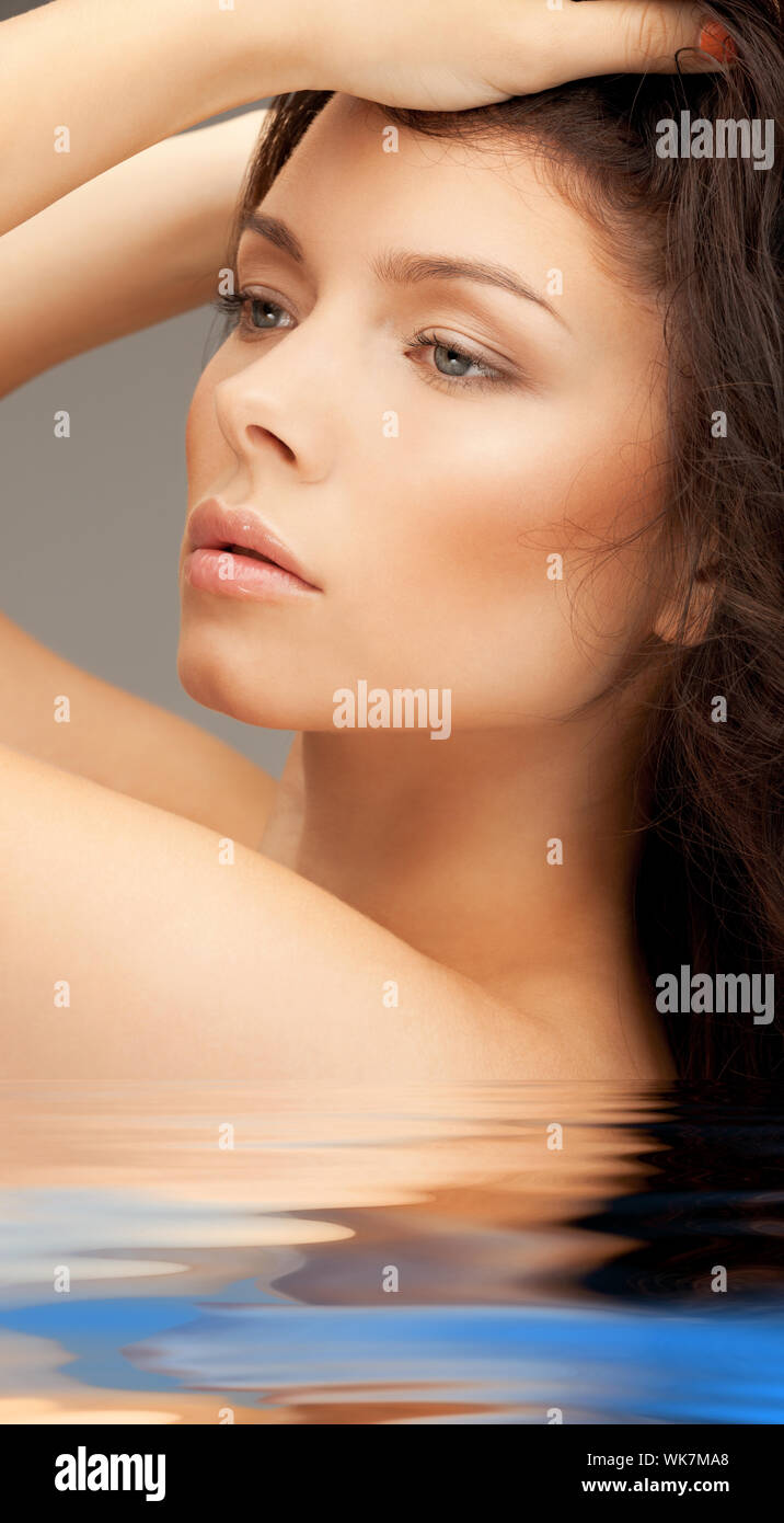 portrait picture of beautiful woman in water Stock Photo - Alamy