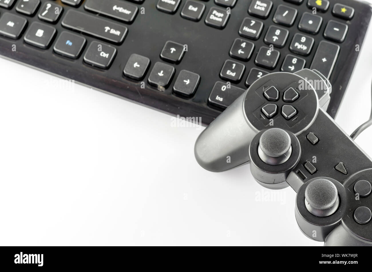 Button arrow game keyboard arrow hi-res stock photography and images ...