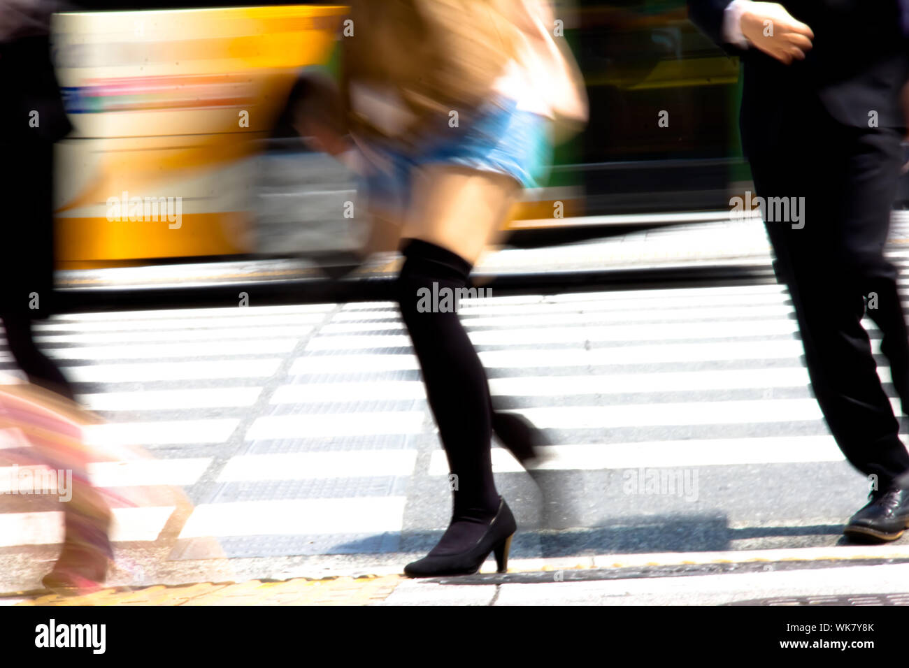 People commuting in rush hour at zebra crossing Stock Photo - Alamy