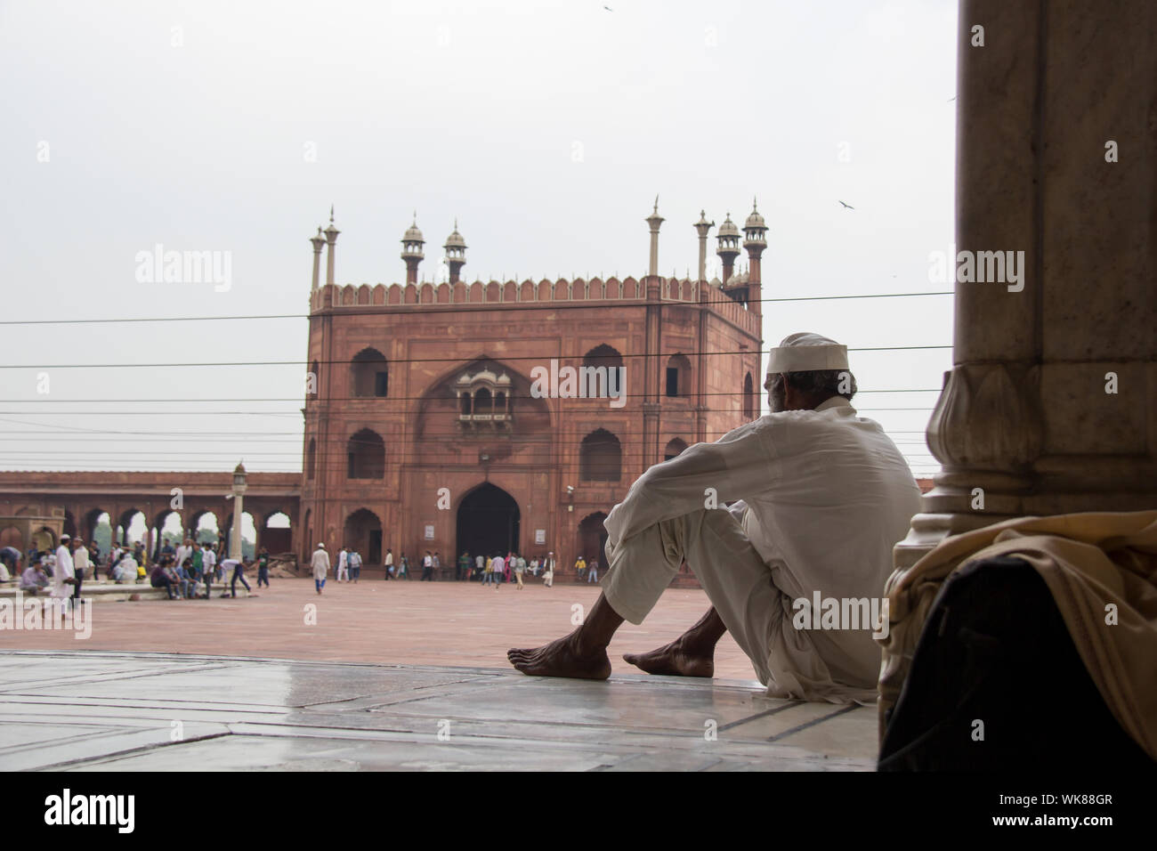 Group of people at a mosque, Jama Masjid, Old Delhi, India Stock Photo ...