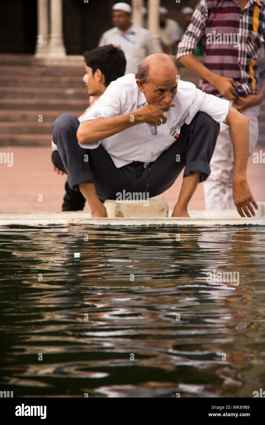 Wudu High Resolution Stock Photography and Images - Alamy