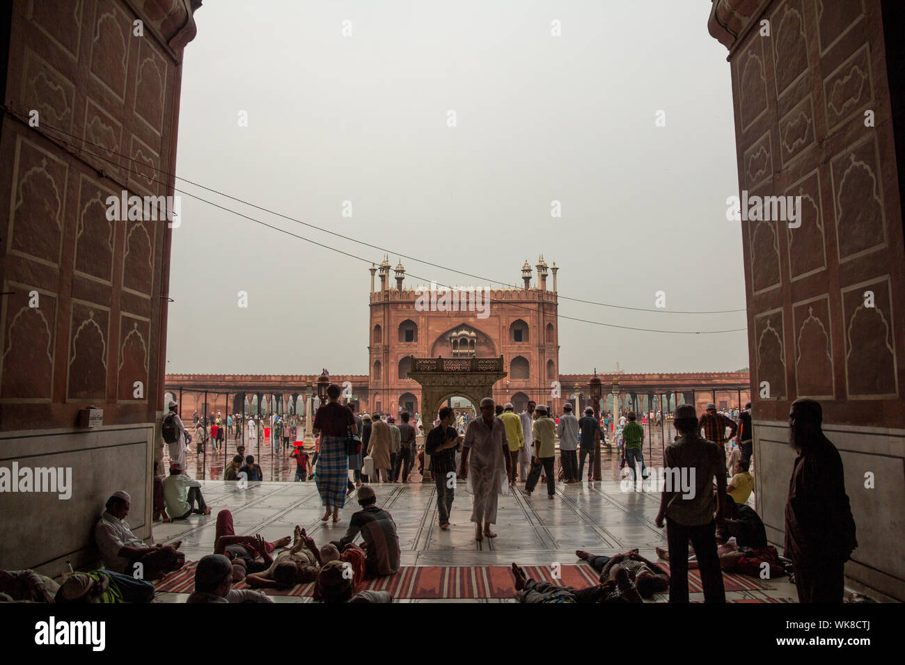 Group of people in a mosque, Jama Masjid, Old Delhi, India Stock Photo ...