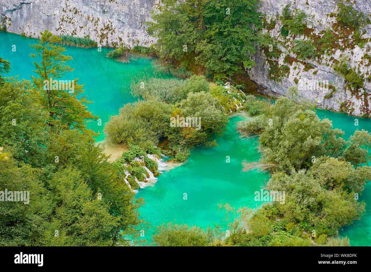 Turquoise lakes hi-res stock photography and images - Alamy