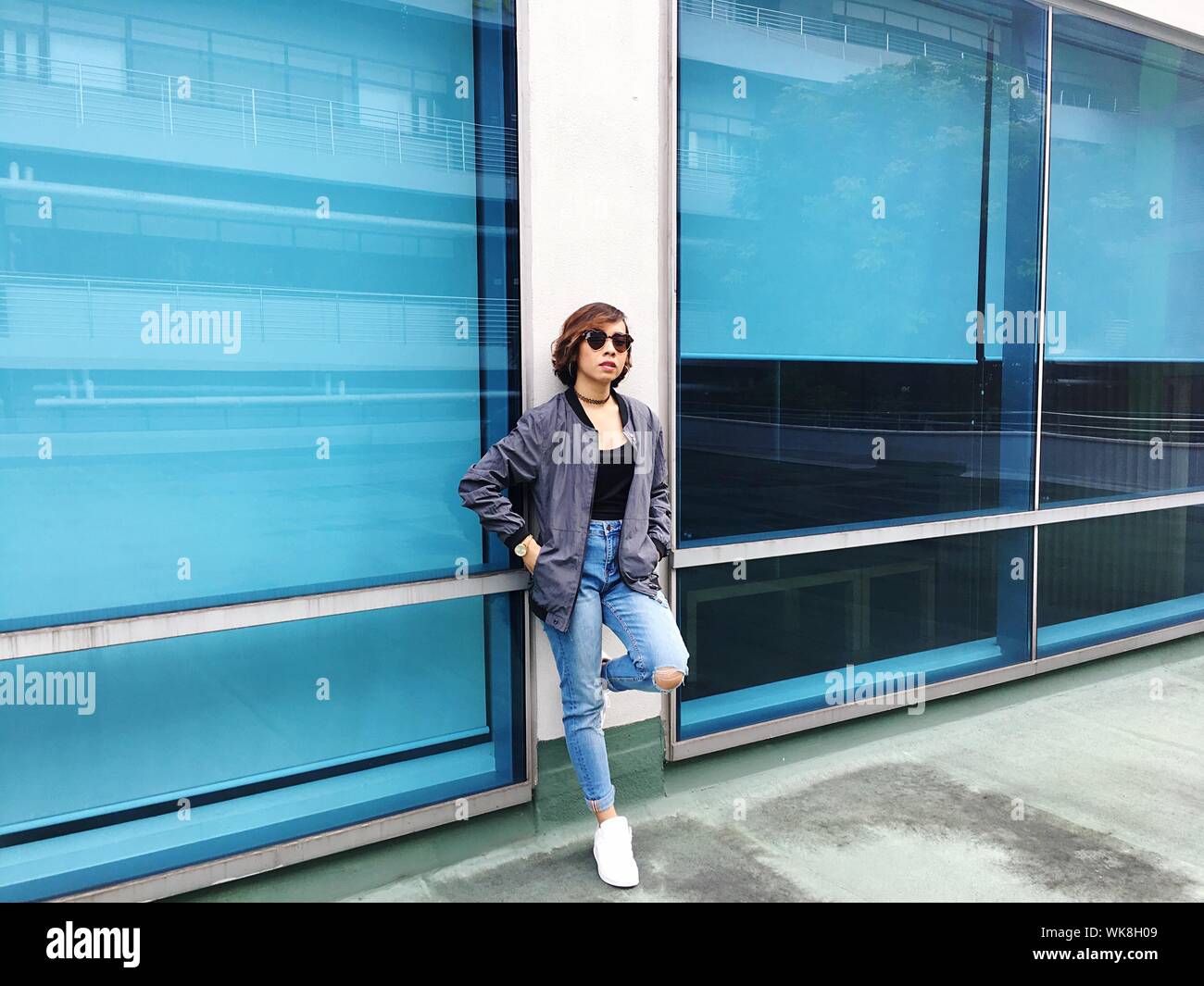 Leaning buildings hi-res stock photography and images - Alamy