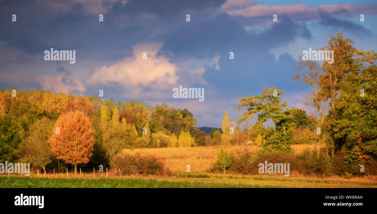 Rural fall landscape hi-res stock photography and images - Alamy