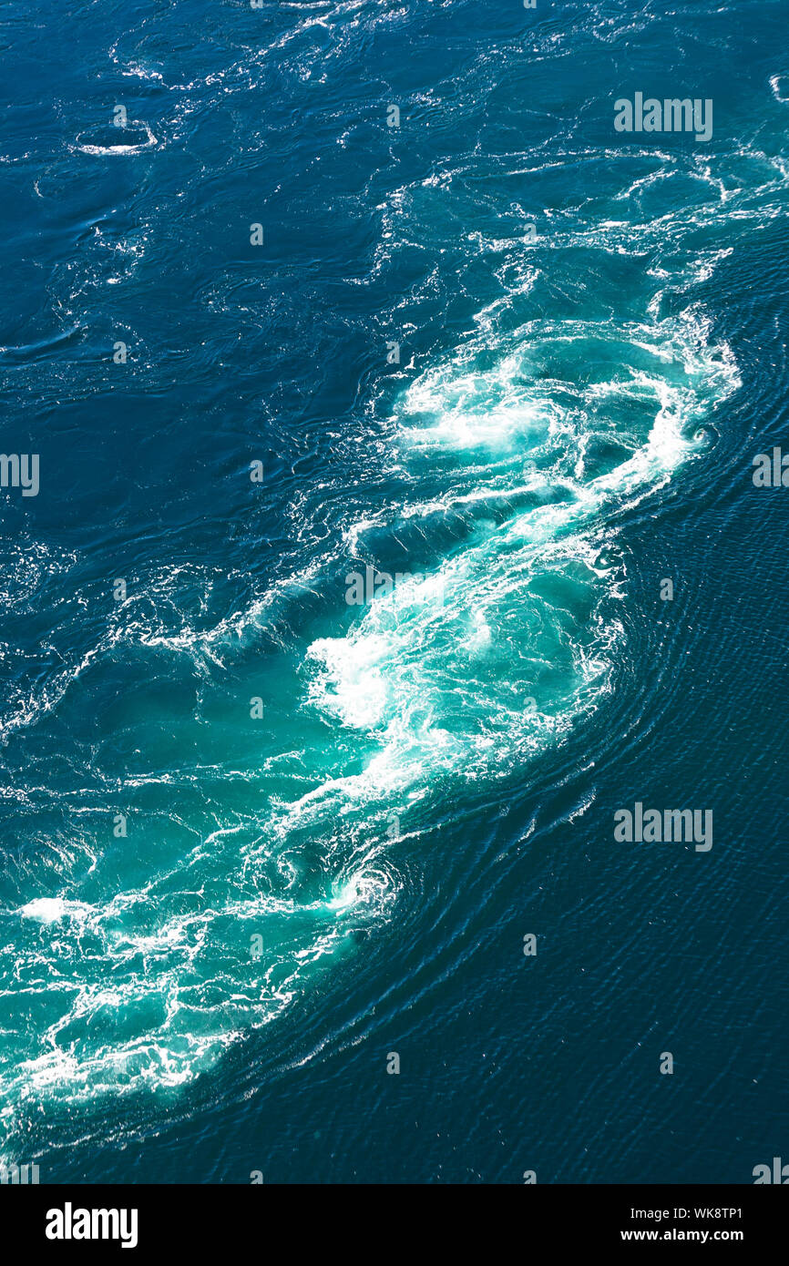 Spiral waves hi-res stock photography and images - Alamy