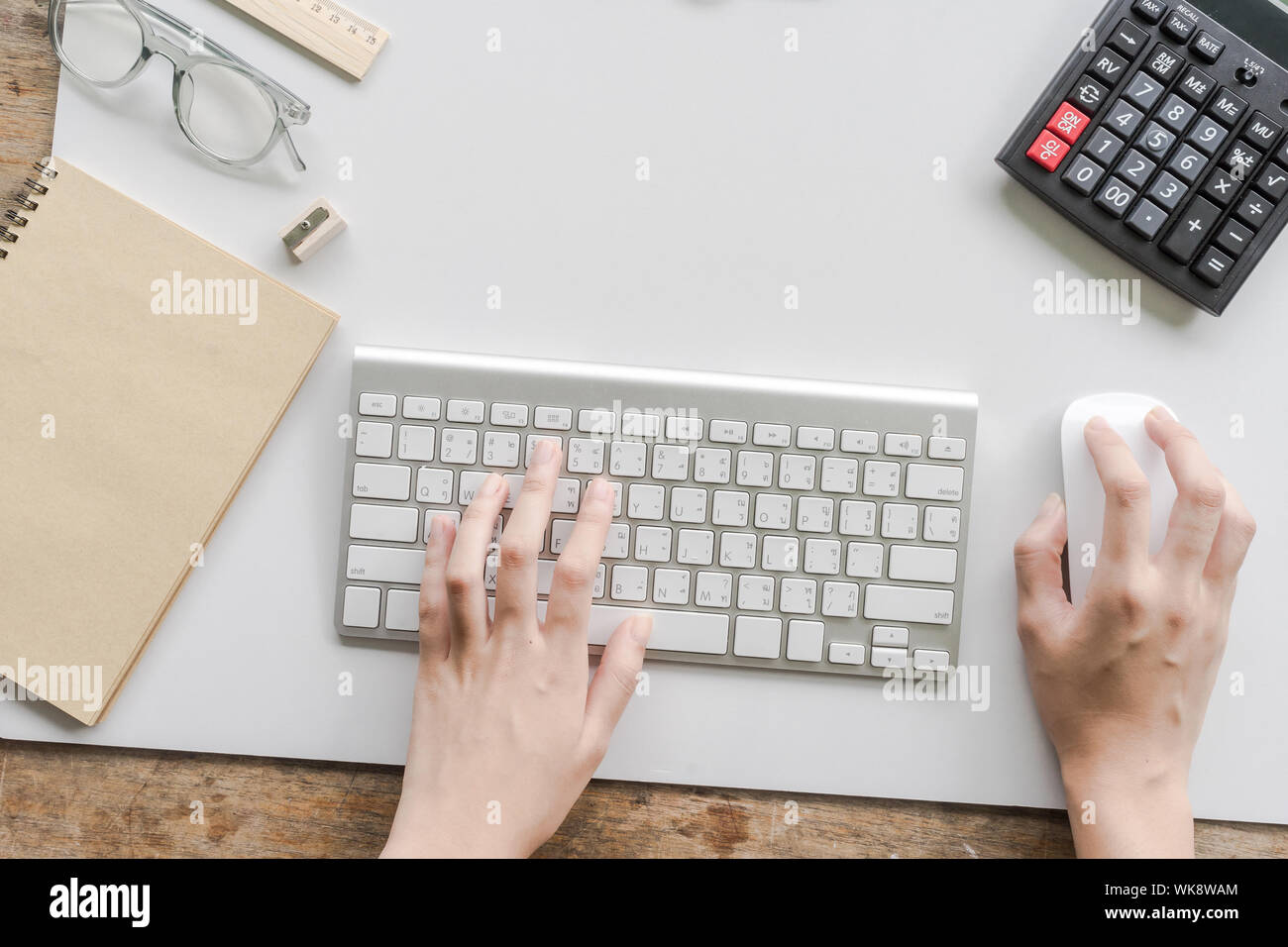 White mouse only hi-res stock photography and images - Alamy