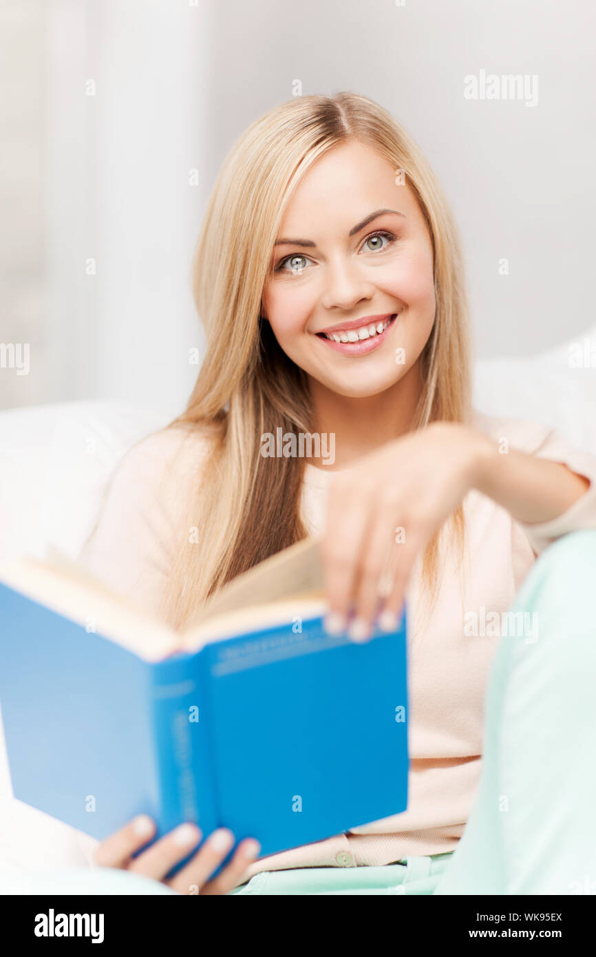 woman reading book Stock Photo - Alamy