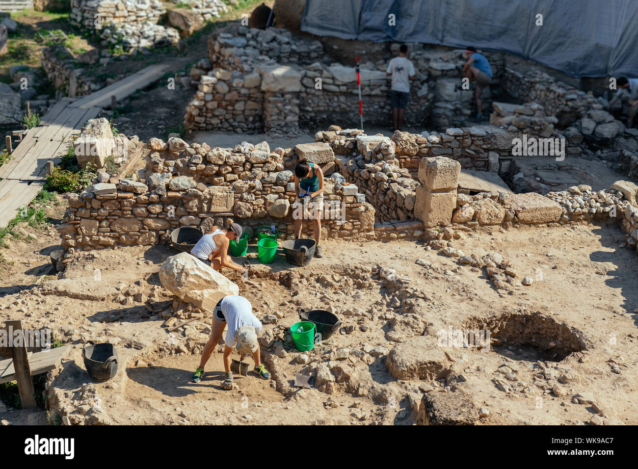 Archeologists archaeology hi-res stock photography and images - Alamy