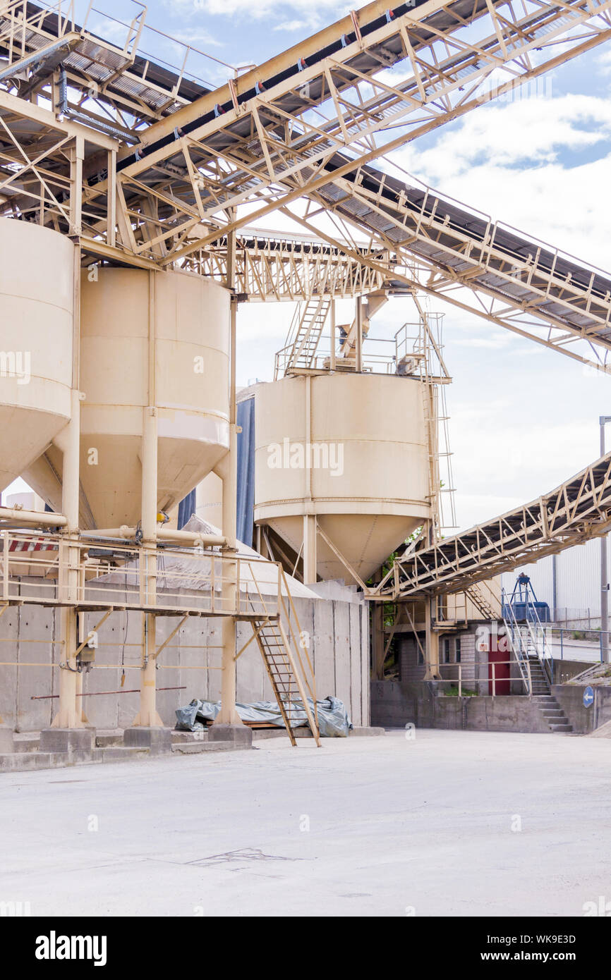 Cylindrical steel tanks hi-res stock photography and images - Alamy
