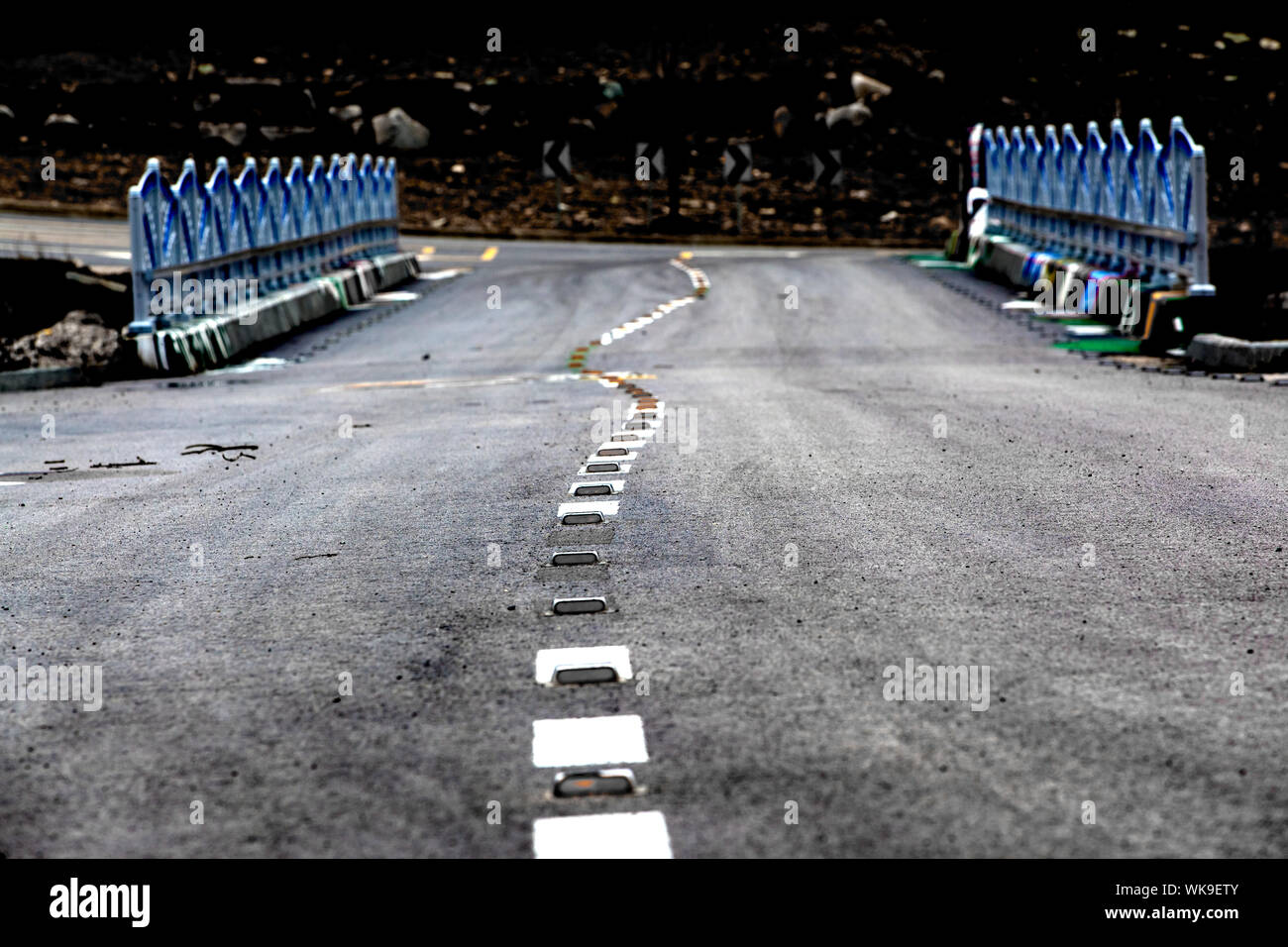 Bridge markings hi-res stock photography and images - Alamy