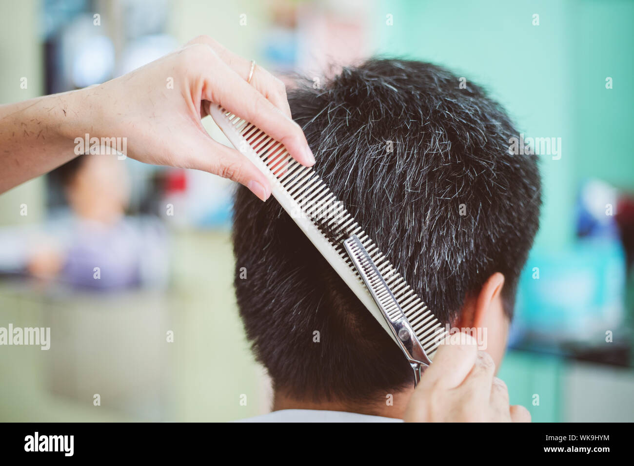 Man getting haircut hi-res stock photography and images - Alamy