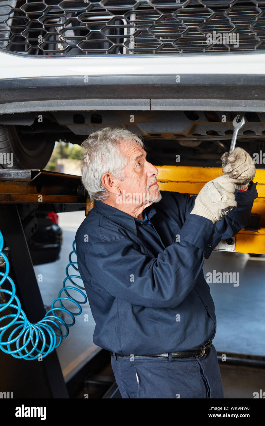 Car experience hi-res stock photography and images - Alamy