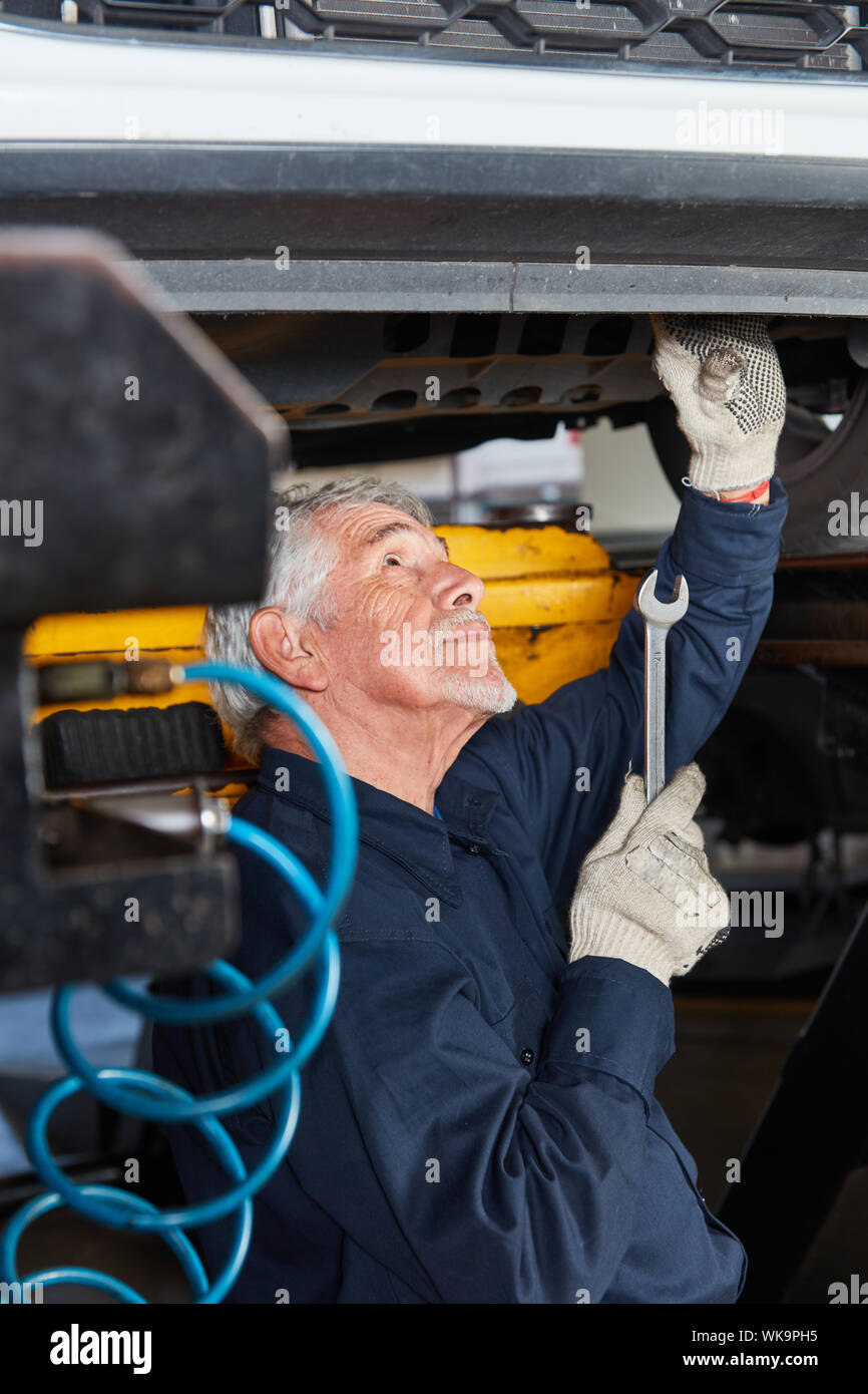 Maintenance car hi-res stock photography and images - Alamy