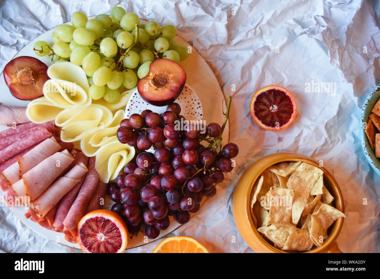 Paper plate crumpled hi-res stock photography and images - Alamy