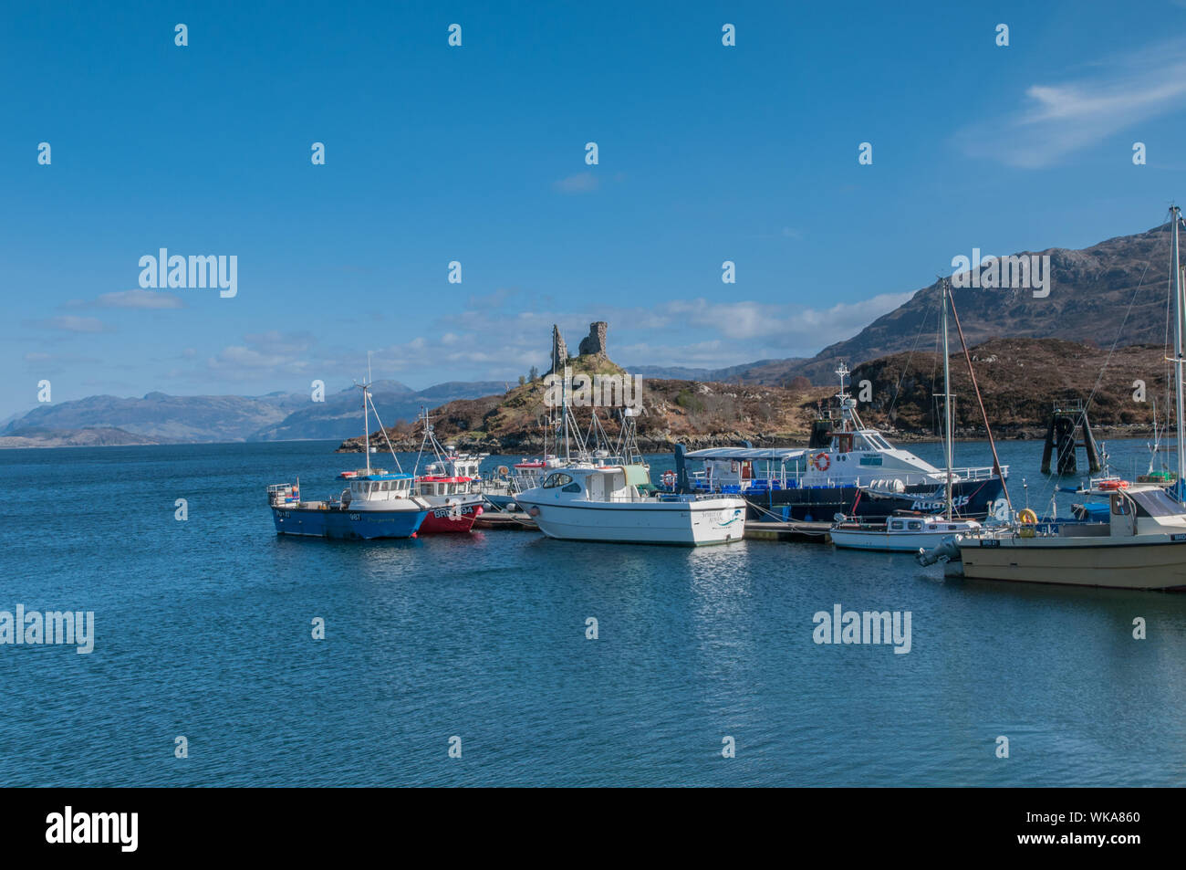 Fishing boats in kyleakin harbour hi-res stock photography and images ...
