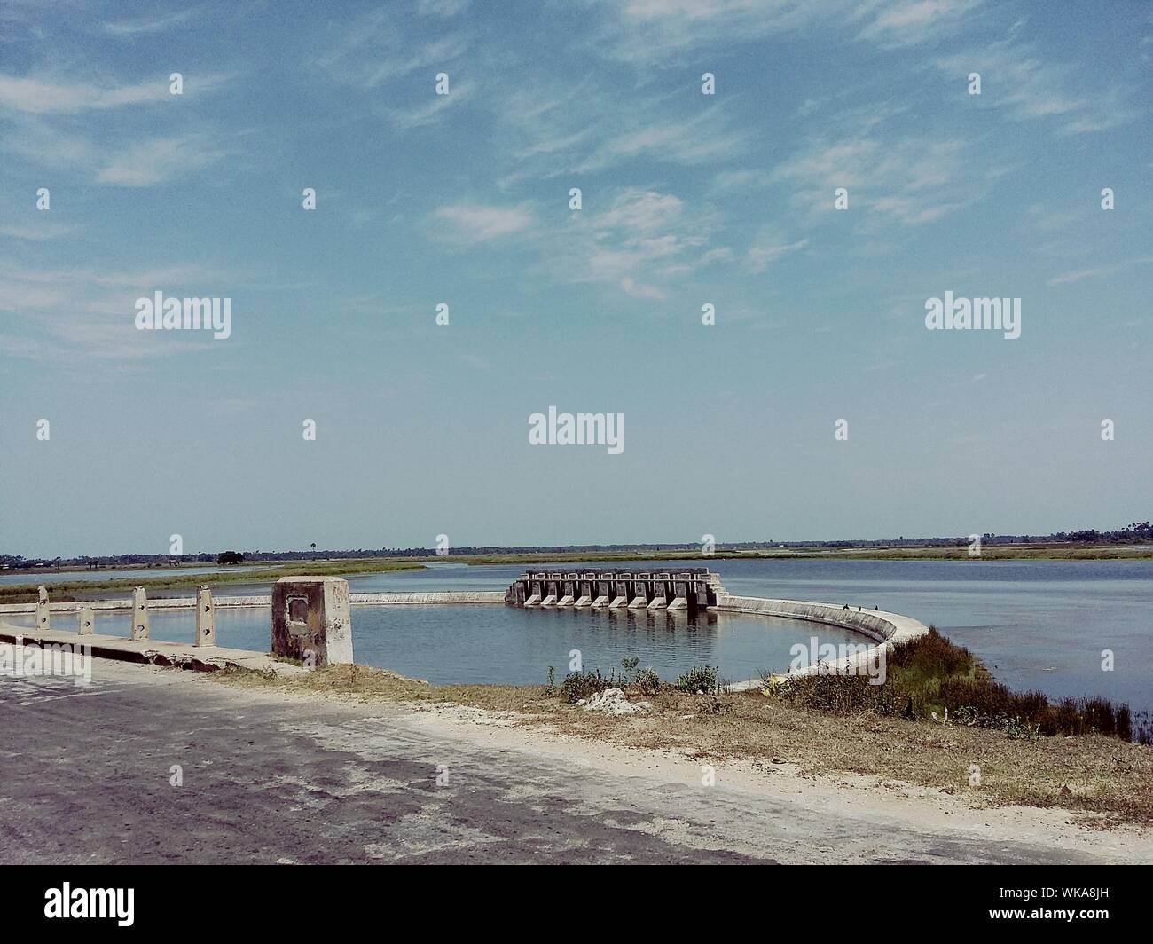 River flood gate hi-res stock photography and images - Alamy