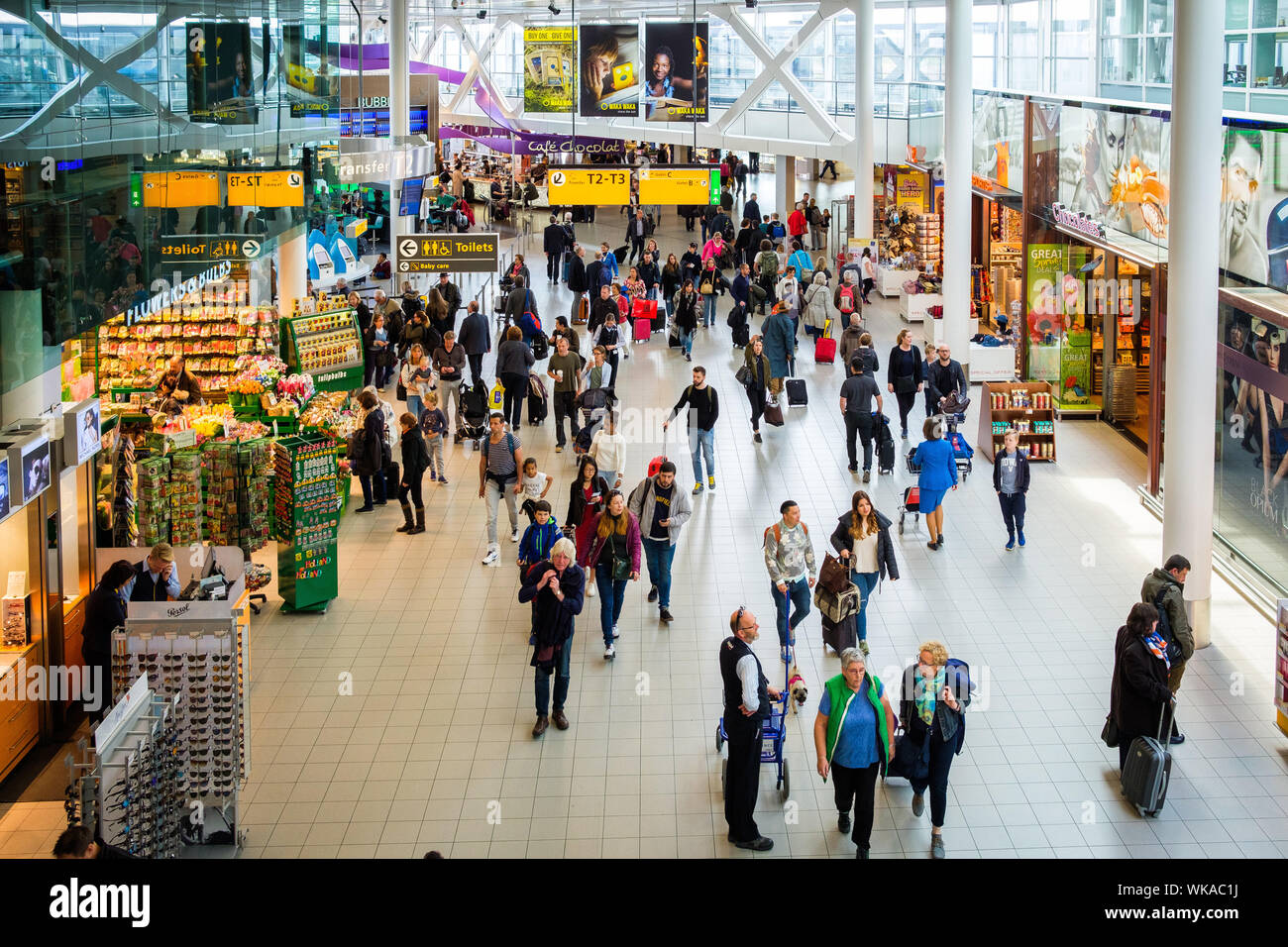 Netherlands; Haarlemmermeer: Amsterdam-Schiphol Airport. Passenger hall ...
