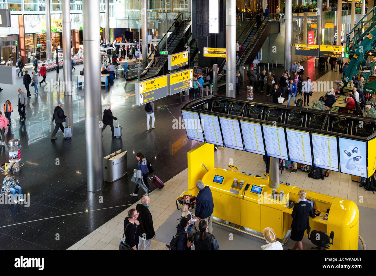 Netherlands; Haarlemmermeer: Amsterdam-Schiphol Airport. Passenger hall ...