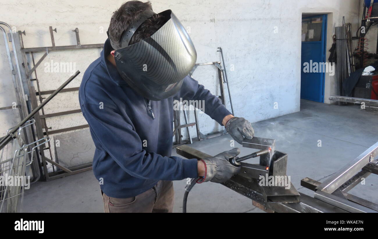Construction welder hi-res stock photography and images - Alamy