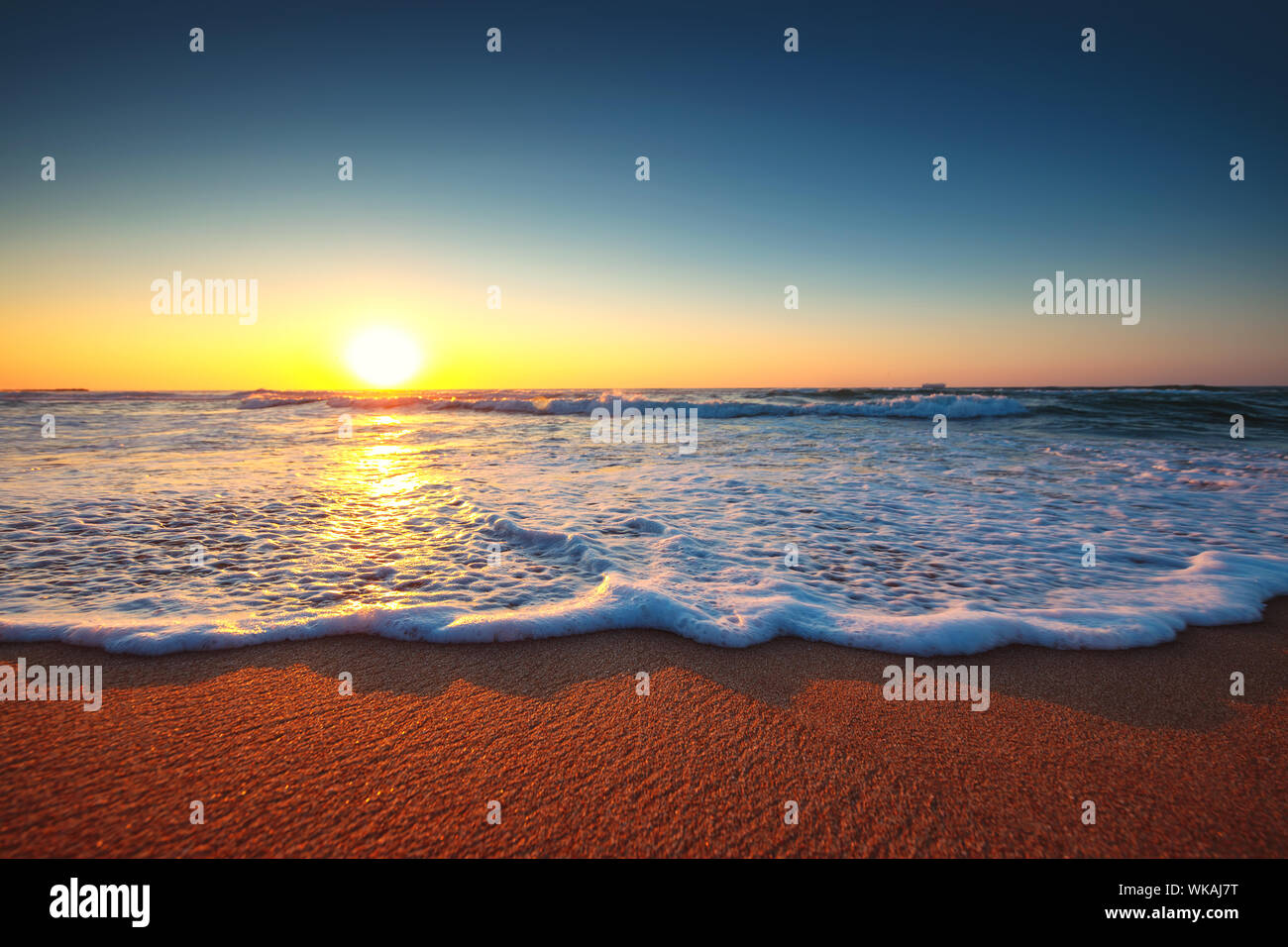 Beautiful sunrise hi-res stock photography and images - Alamy